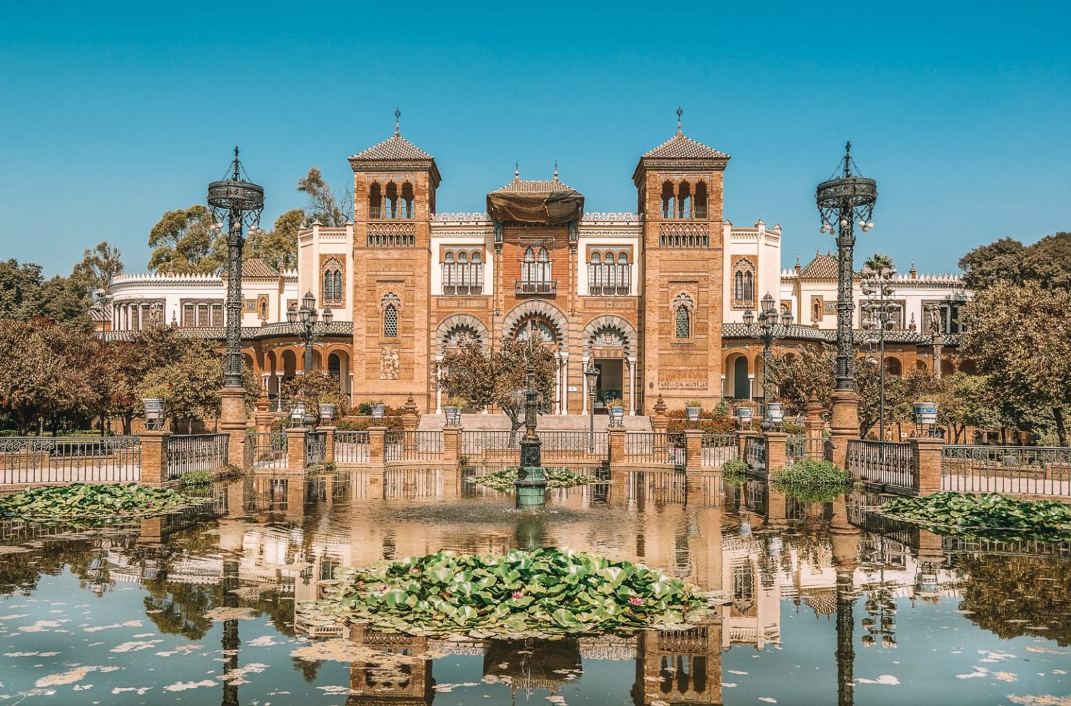 ¿CÓMO ES SEVILLA? ☛ Te explicamos toda Sevilla!!. ¿CÓMO ES SEVILLA? ☛ Te explicamos toda Sevilla!!.